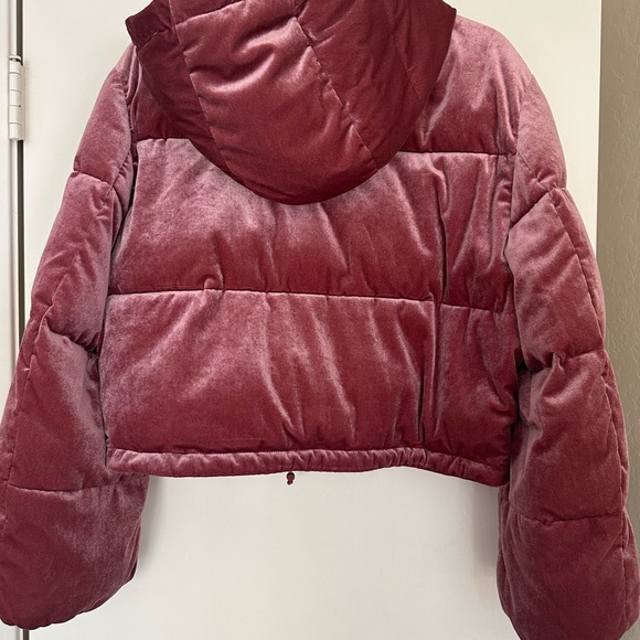 ALO Yoga | Jackets & Coats | Alo Yoga Rosewood Velvet Cropped Puffer ...